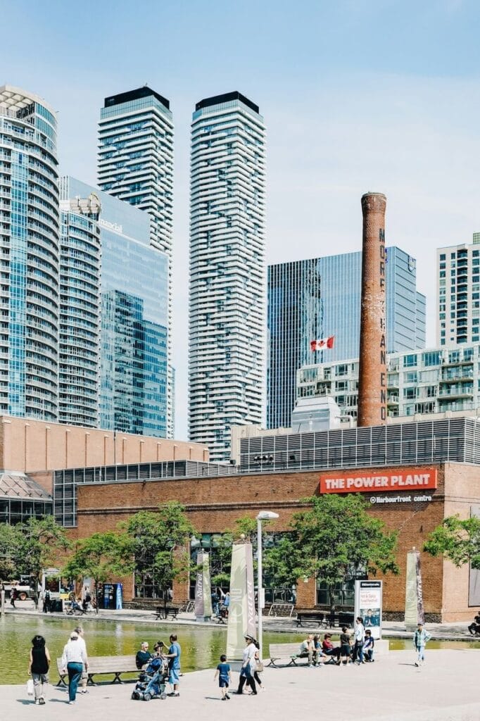 Where to Eat in Toronto Right Now: 10 Neighbourhood Spots Locals ...